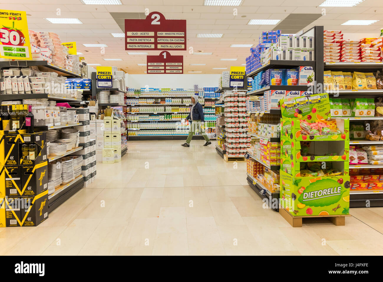 Lidl supermarket shelve hi-res stock photography and images - Alamy