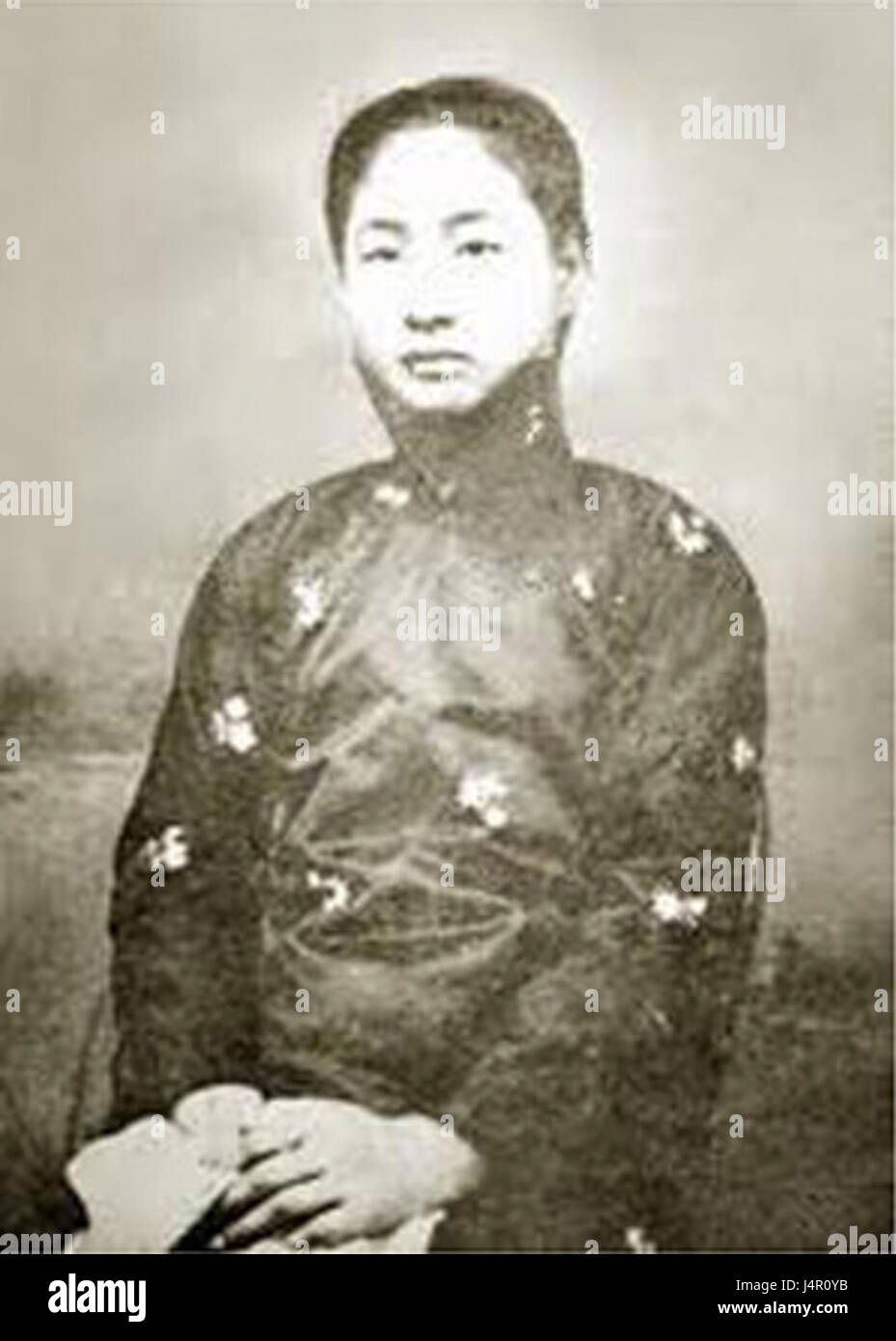 Xiao Feng Xian was a prominent Chinese artist known for his ...