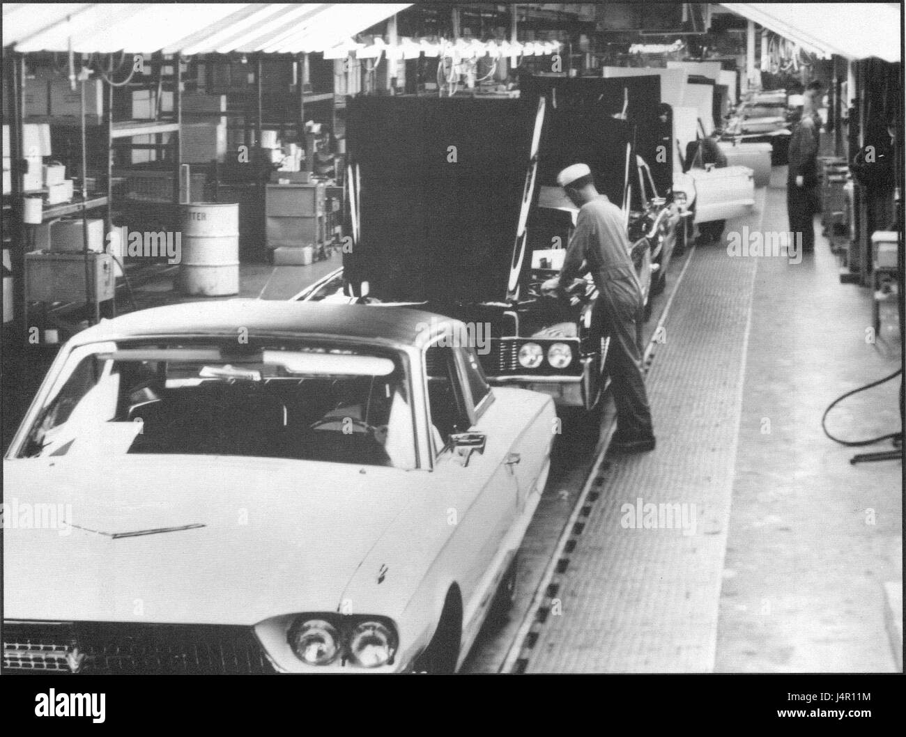 Assembly line in car Black and White Stock Photos & Images - Alamy