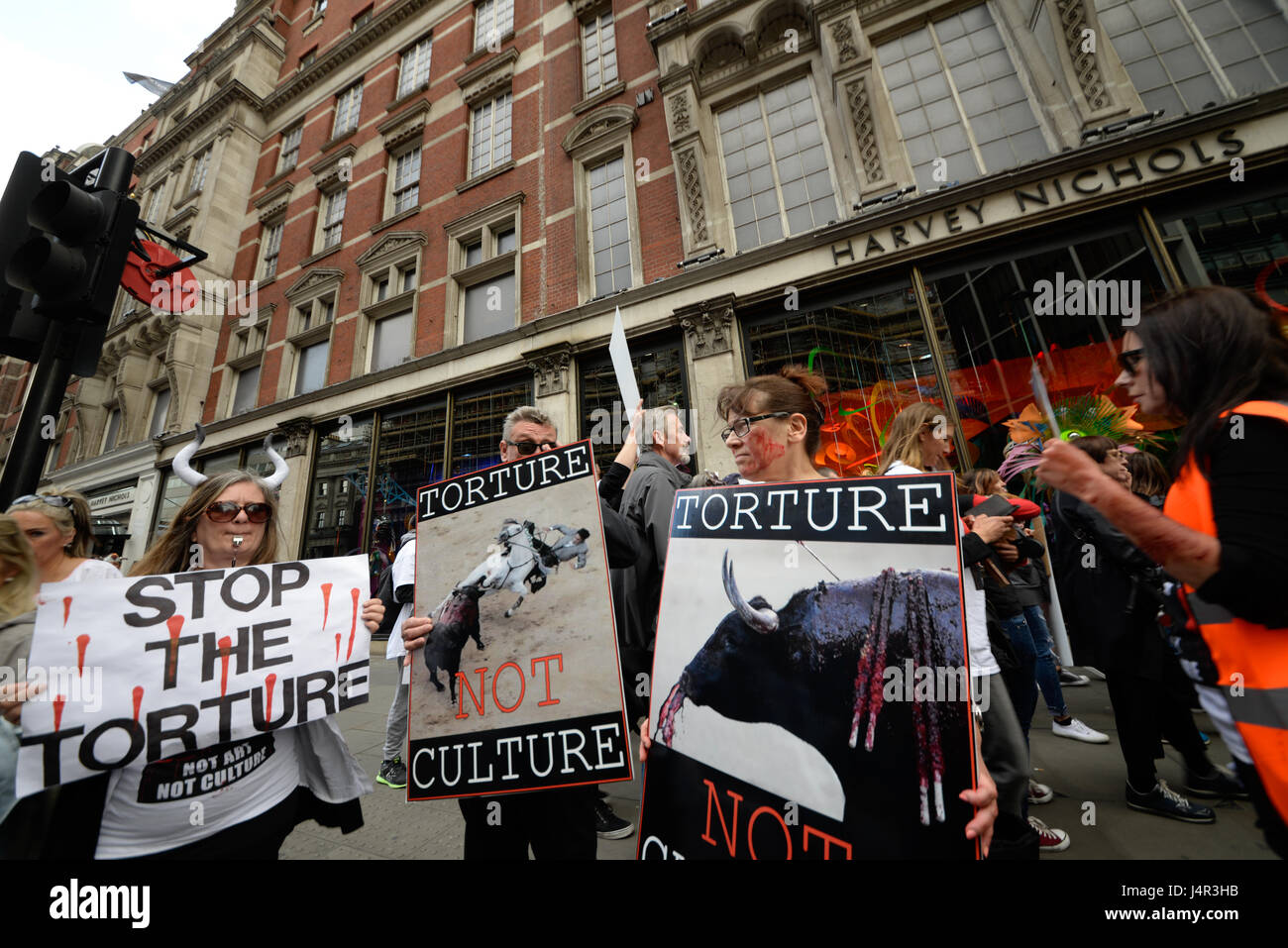 Animal rights protest hi-res stock photography and images - Alamy