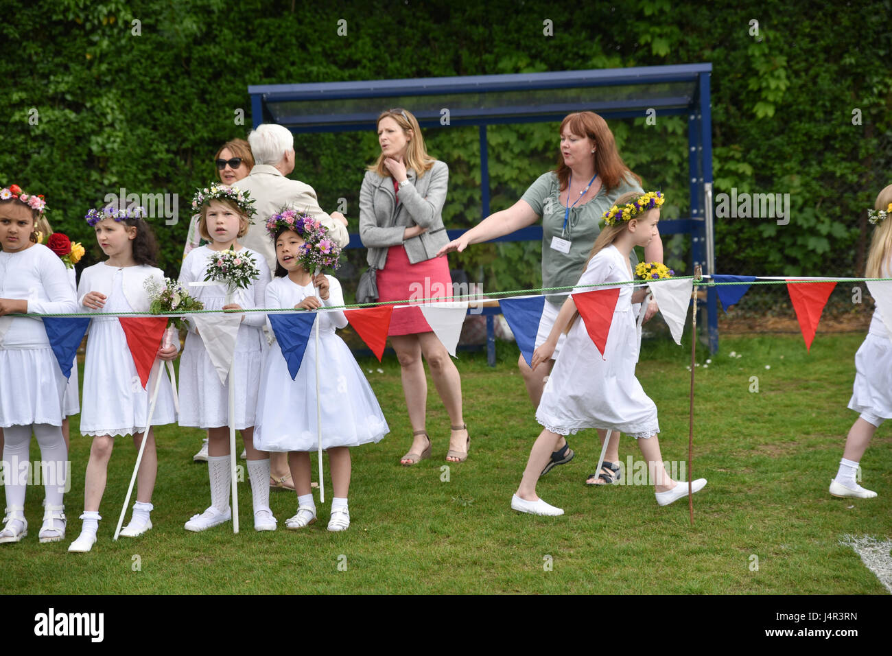 May queen crowning uk hi-res stock photography and images - Alamy