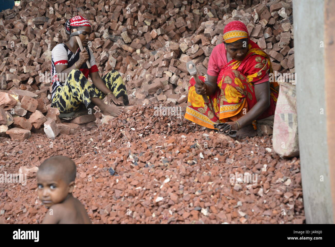 Woman breaking bricks hi-res stock photography and images - Alamy