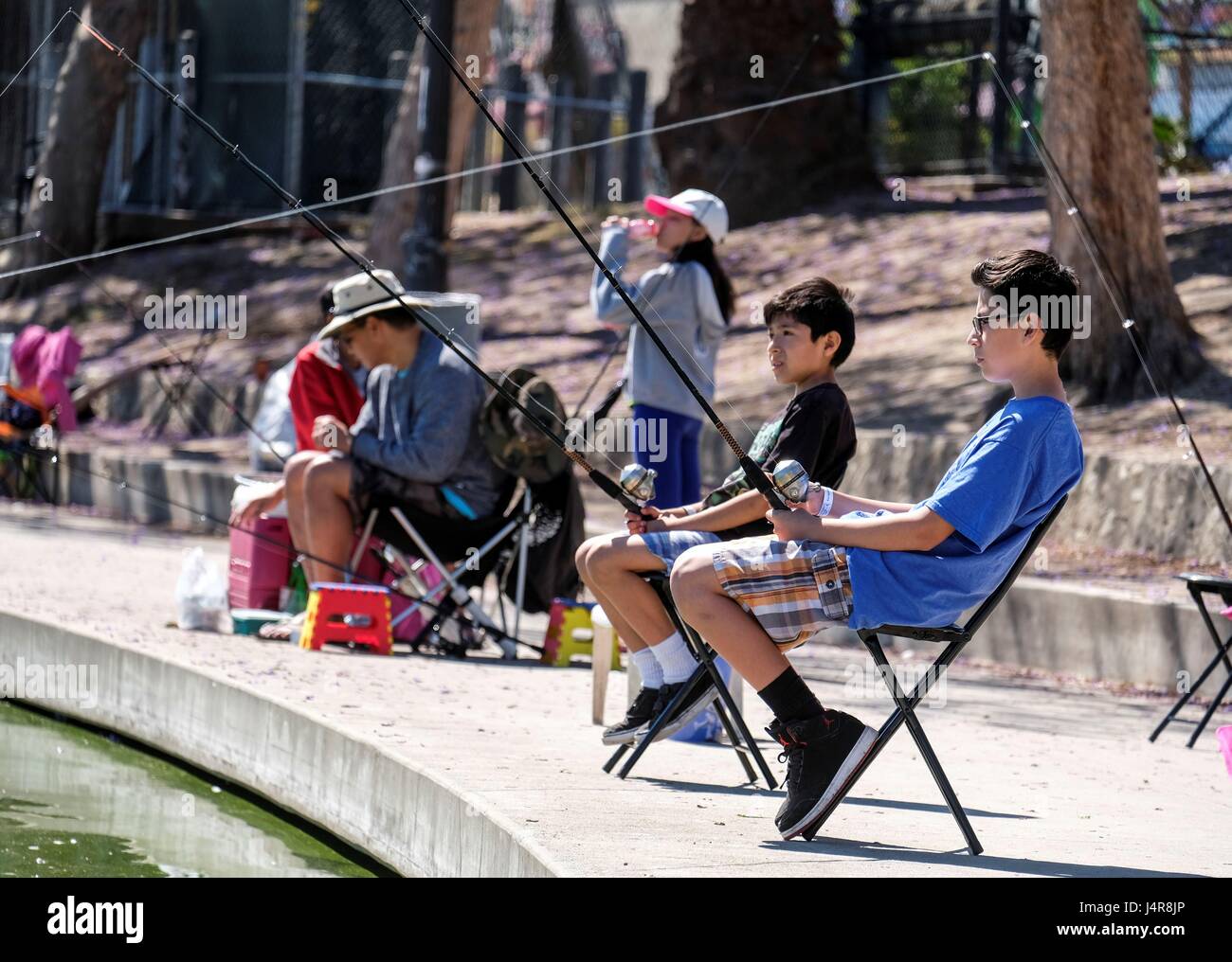 Los Angeles, USA. 13th May, 2017. Children participate in fish training ...