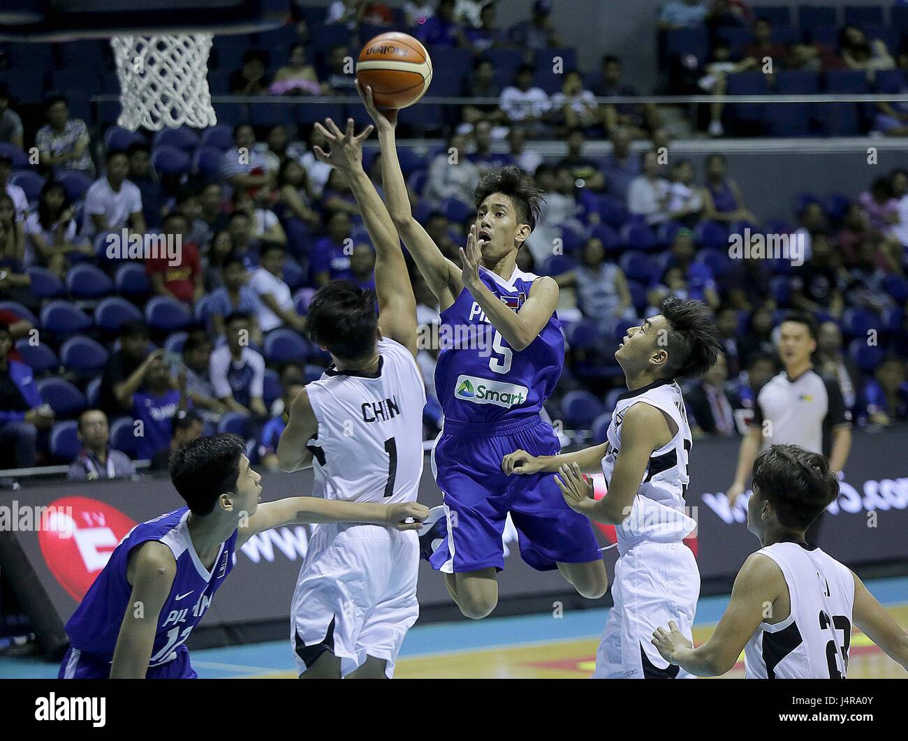 Quezon City, Philippines. 14th May, 2017. Rafael Go (C) of the ...