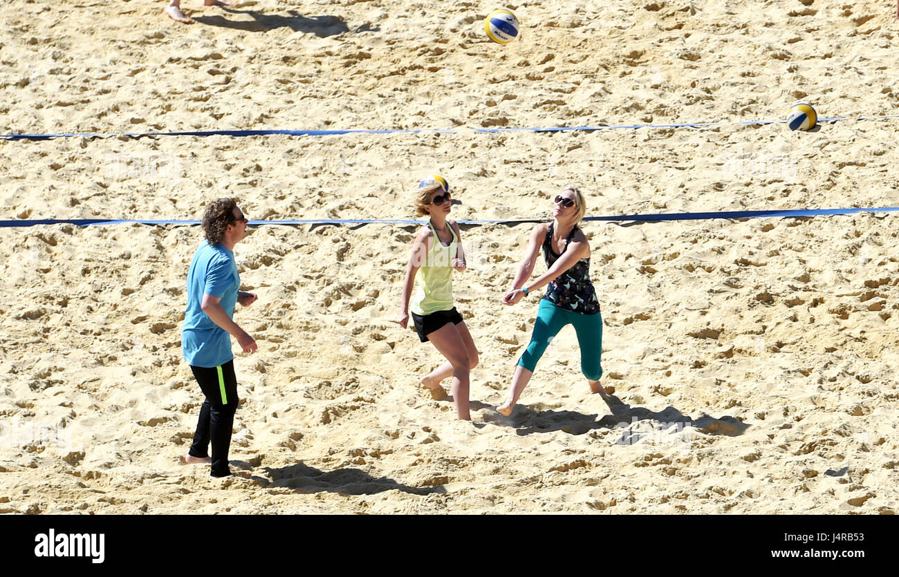 Yellowave beach volleyball courts hi-res stock photography and images ...