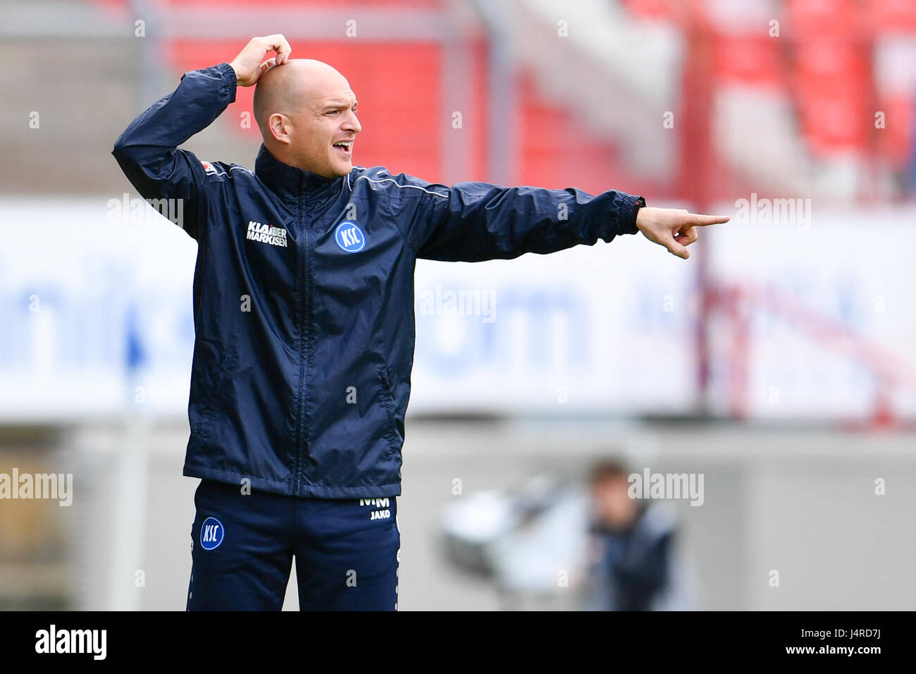 Karlsruhe, Germany. 14th May, 2017. Karlsruhe's coach Marc-Patrick ...