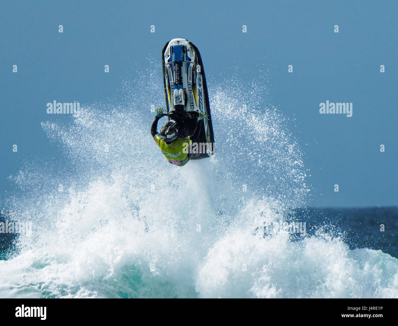 Pontoon boat racing hi-res stock photography and images - Alamy