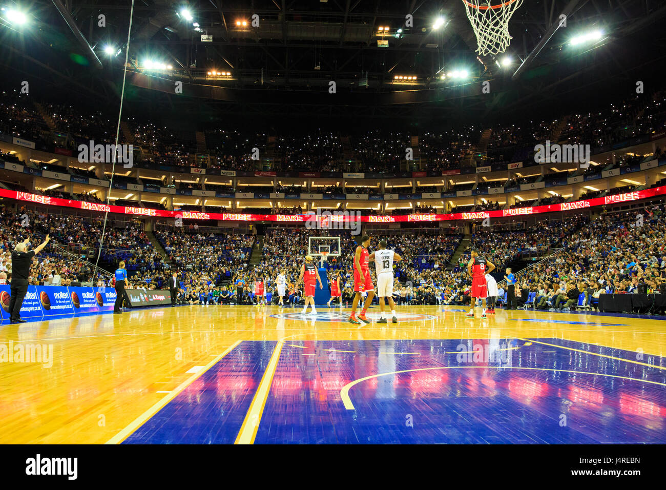 Basketball crowd wide angle hi-res stock photography and images - Alamy