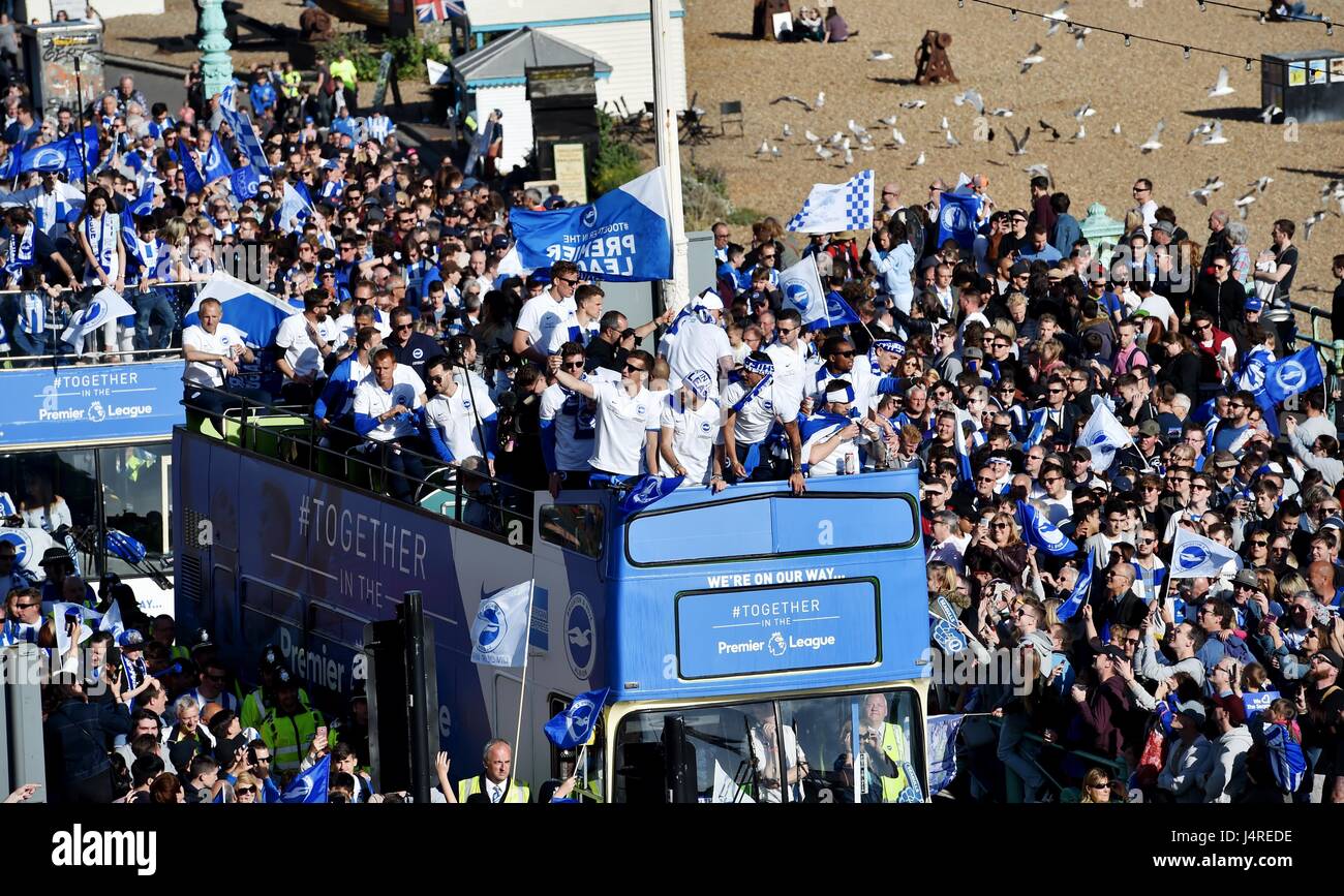 Football soccer bus hi-res stock photography and images - Alamy