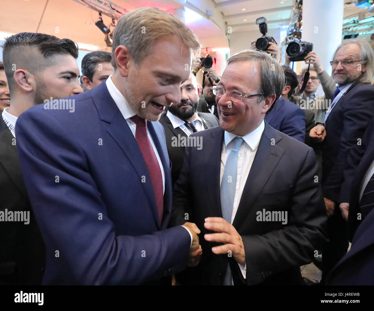 Christian Lindner (l, FDP) and Armin Laschet (CDU) shake hands in the ...