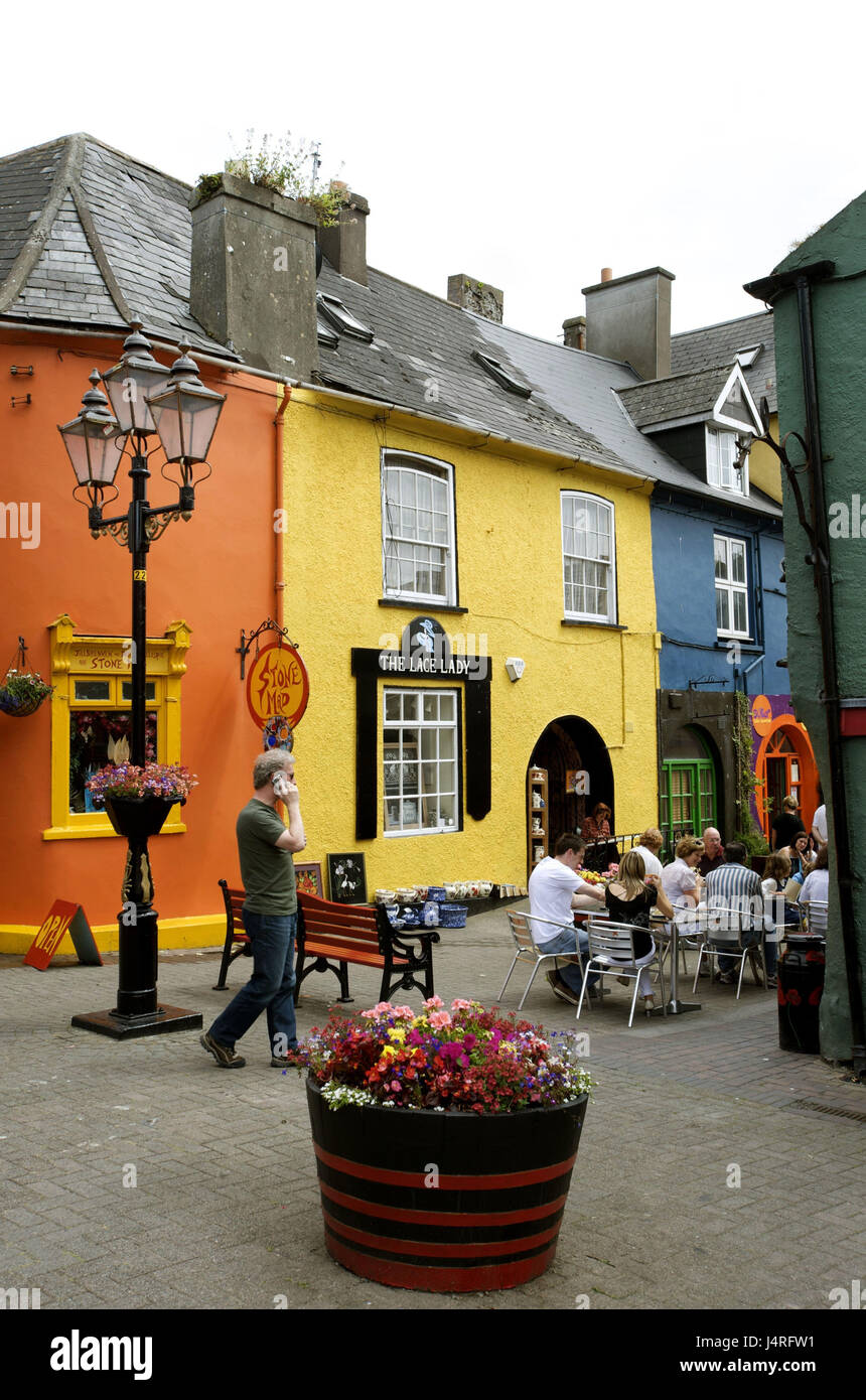 Ireland, Munster, Cork county, Kinsale, street cafe Stock Photo - Alamy