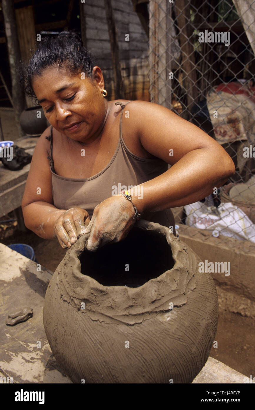 Costa Rica, Guaitil, woman, do pottery Stock Photo - Alamy