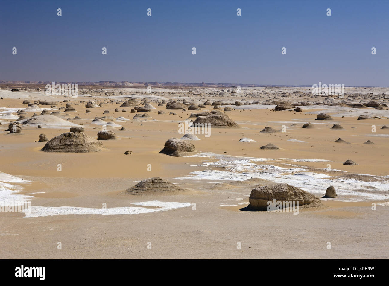 White desert national park egypt hi-res stock photography and images ...