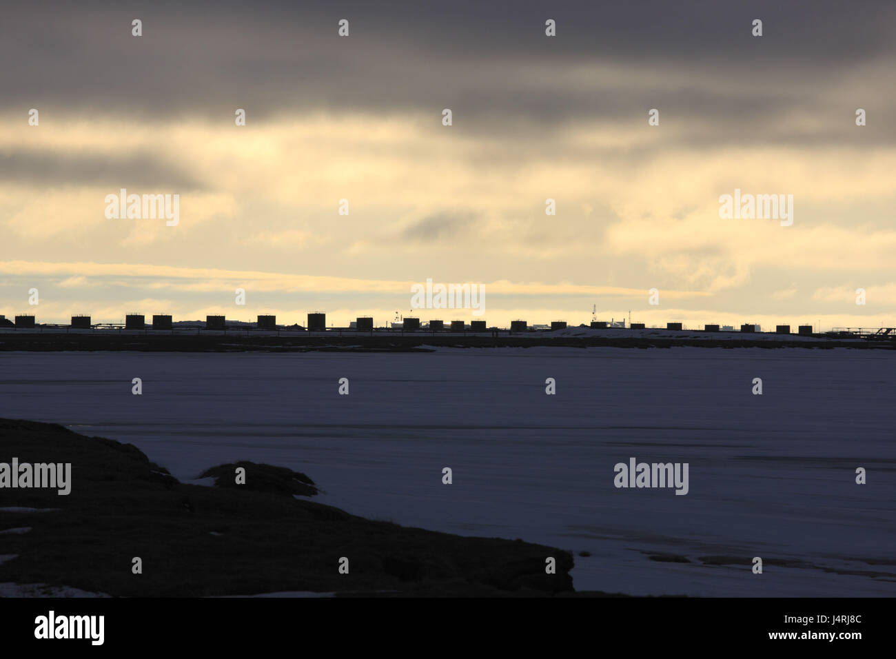 North slope oil fields hi-res stock photography and images - Alamy
