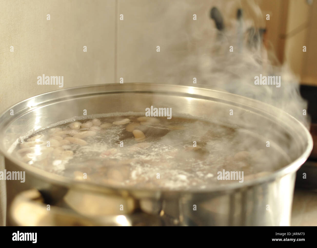 Steam over pot hi-res stock photography and images - Alamy