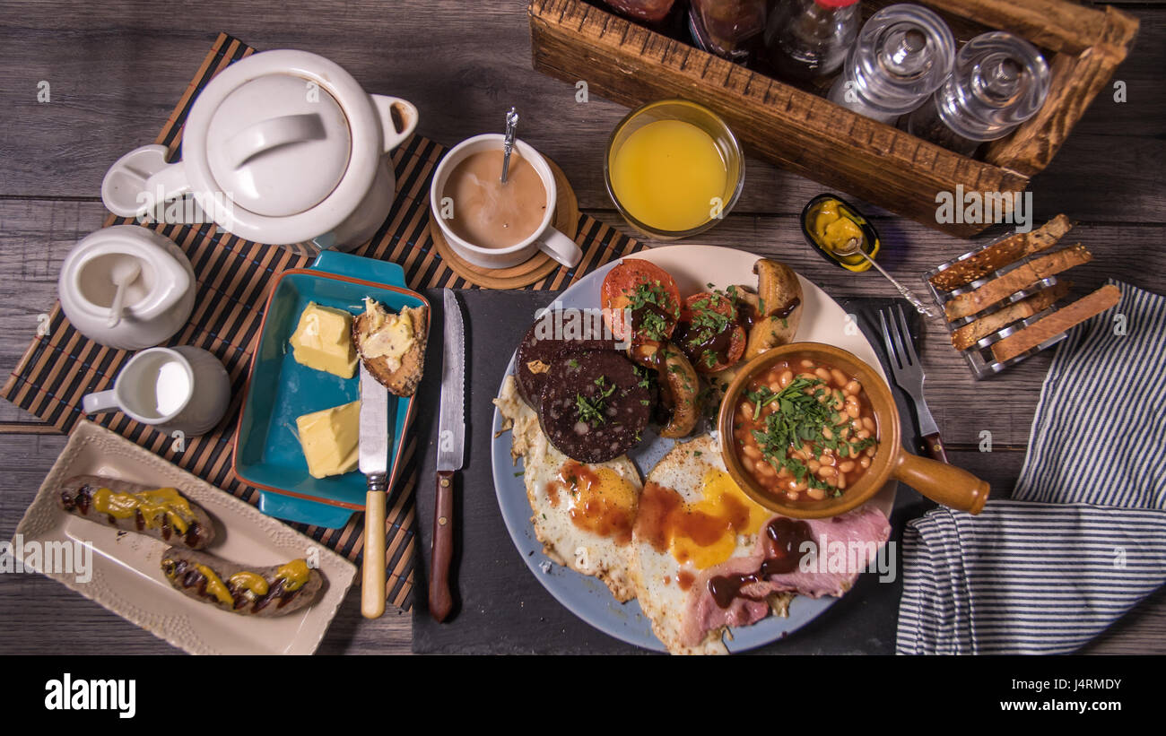 Top down view of a full cooked English breakfast Stock Photo - Alamy