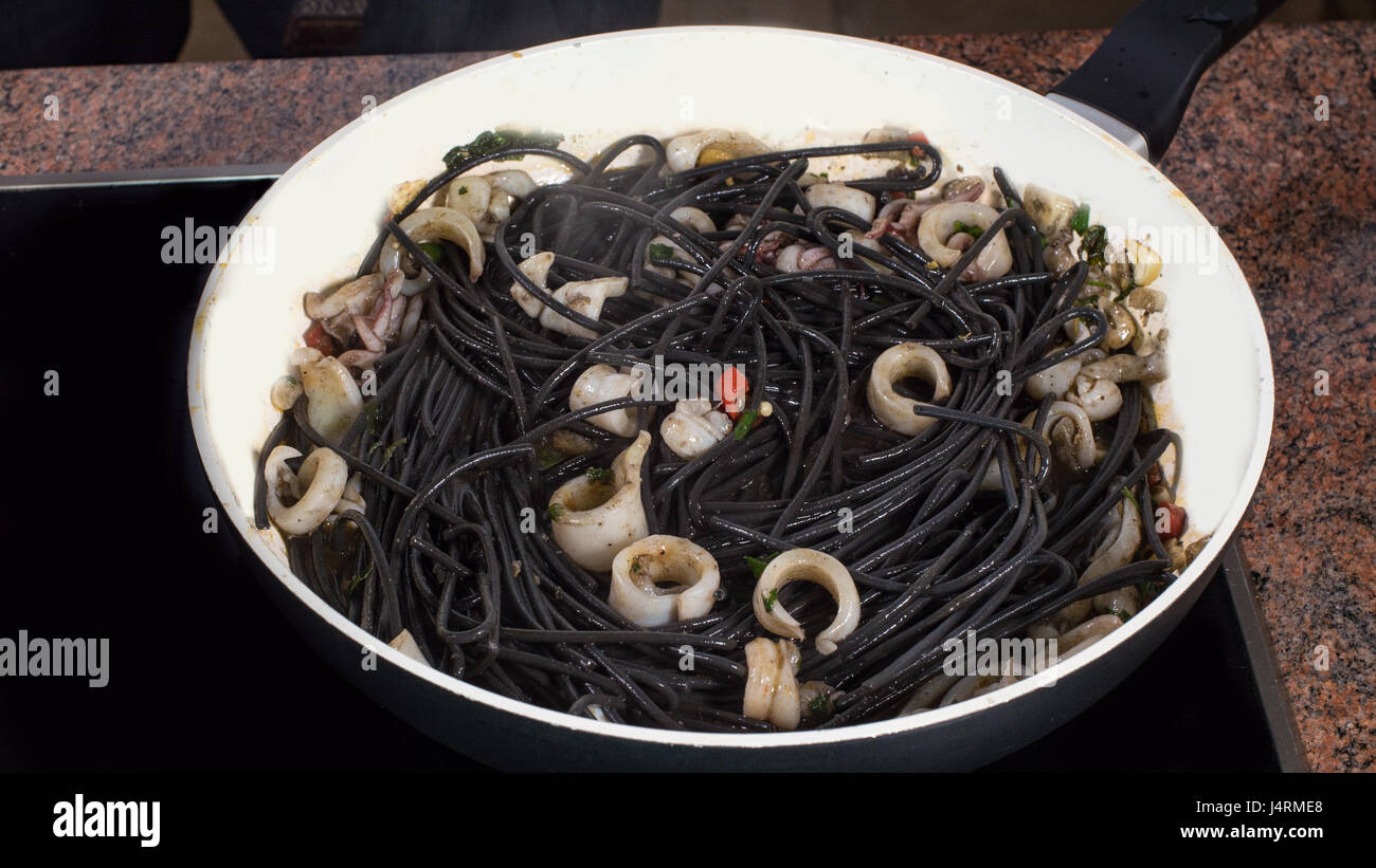 Cuttlefish ink hi-res stock photography and images - Alamy