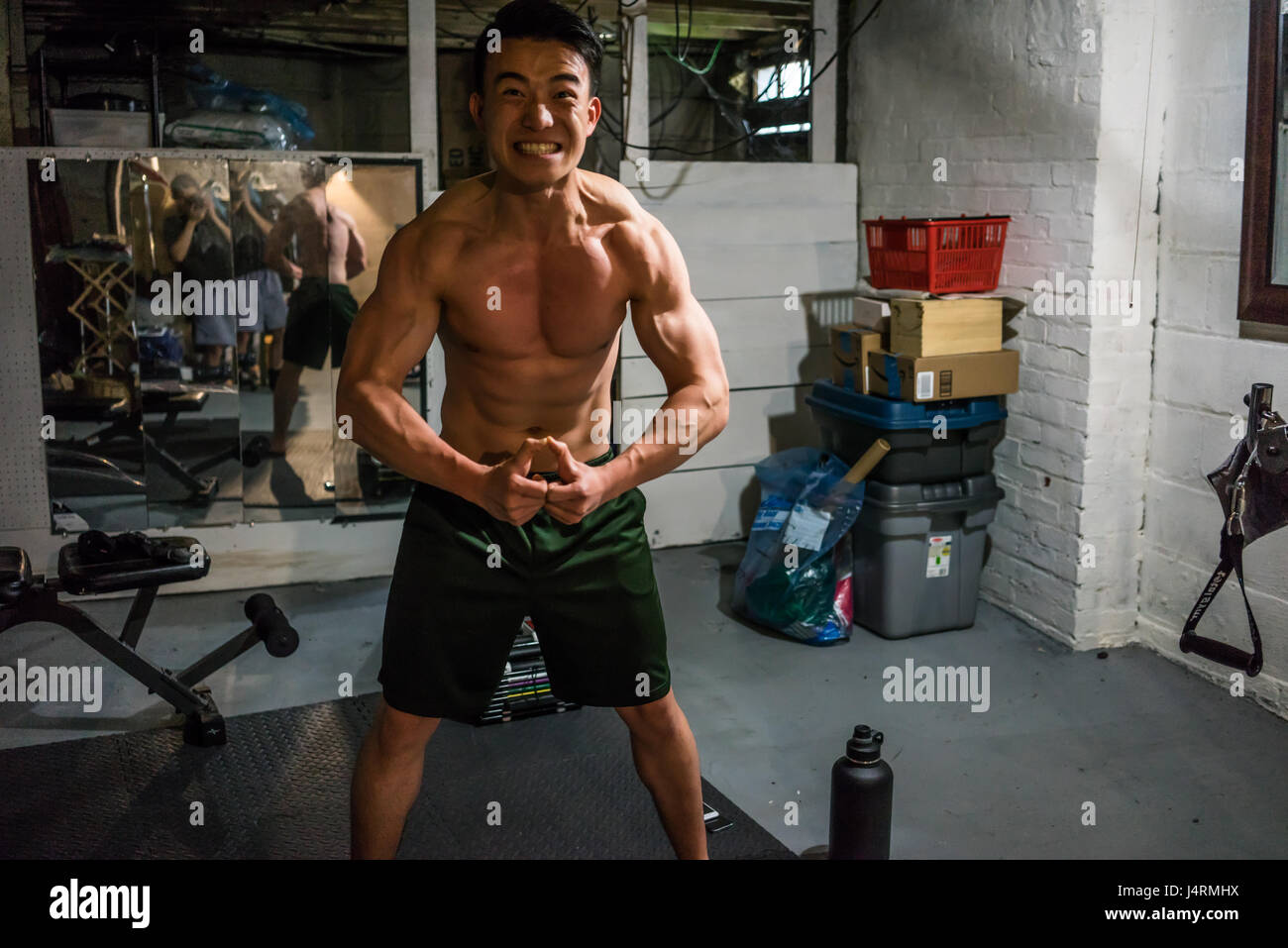 Asian guy gym hi-res stock photography and images - Alamy