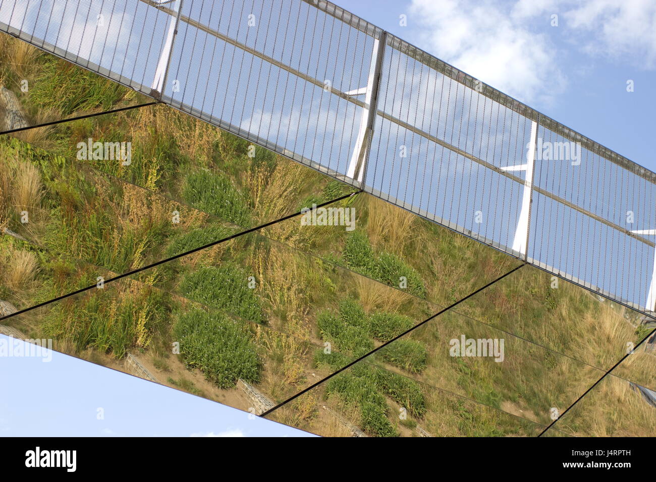 Reflective bridge hi-res stock photography and images - Alamy