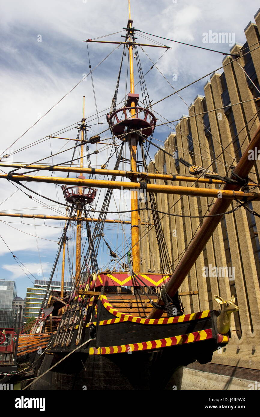 Golden hinde replica hi-res stock photography and images - Alamy