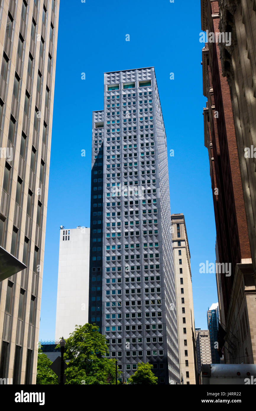 Regional Enterprise Tower is a thirty-story skyscraper in downtown ...
