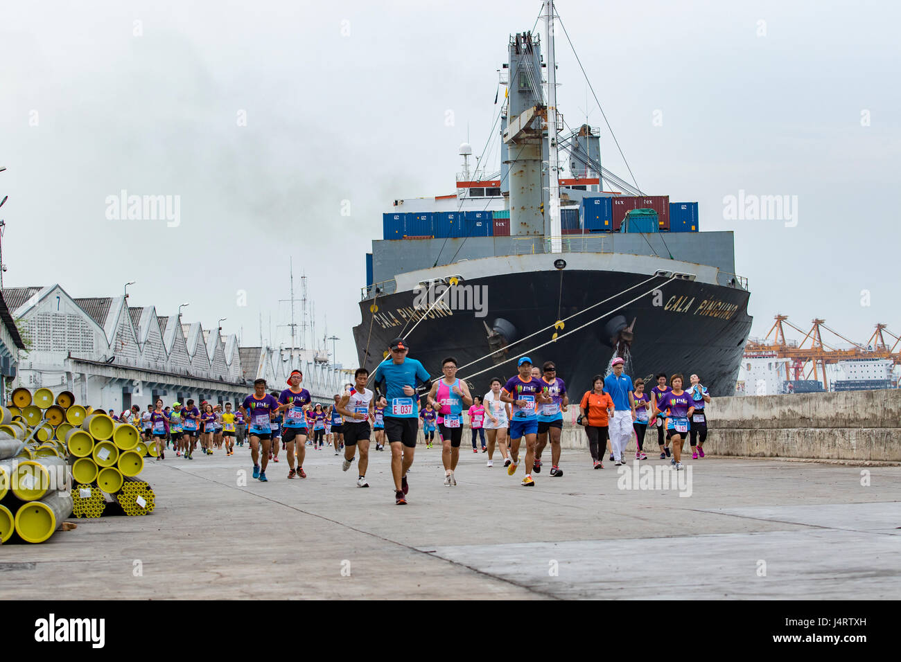 BANGKOK THAILAND - MAY 29 : sport and healthy people running in bangkok ...