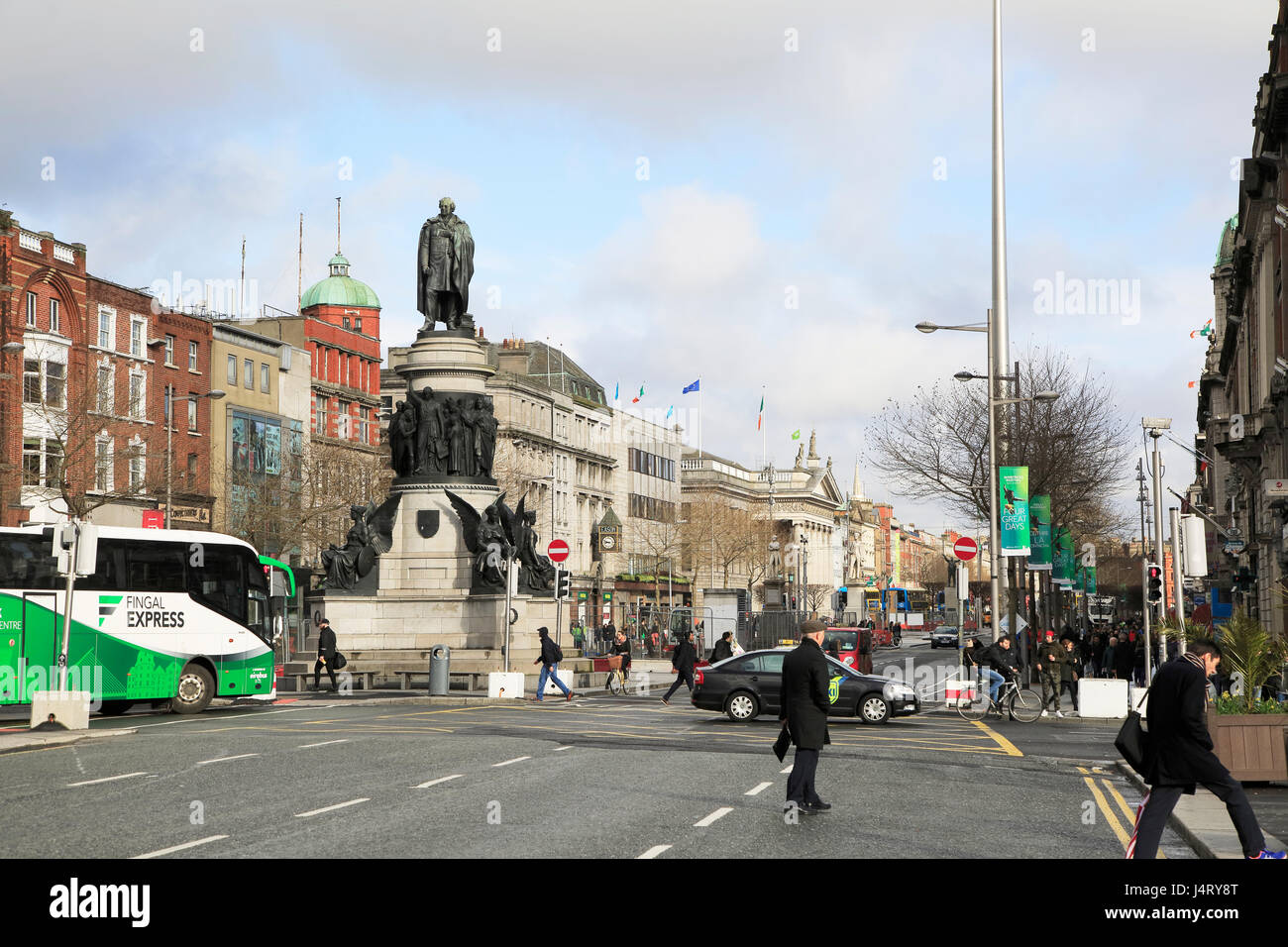 O'Connell Monument, O'Connell Street, city centre of Dublin, Ireland ...