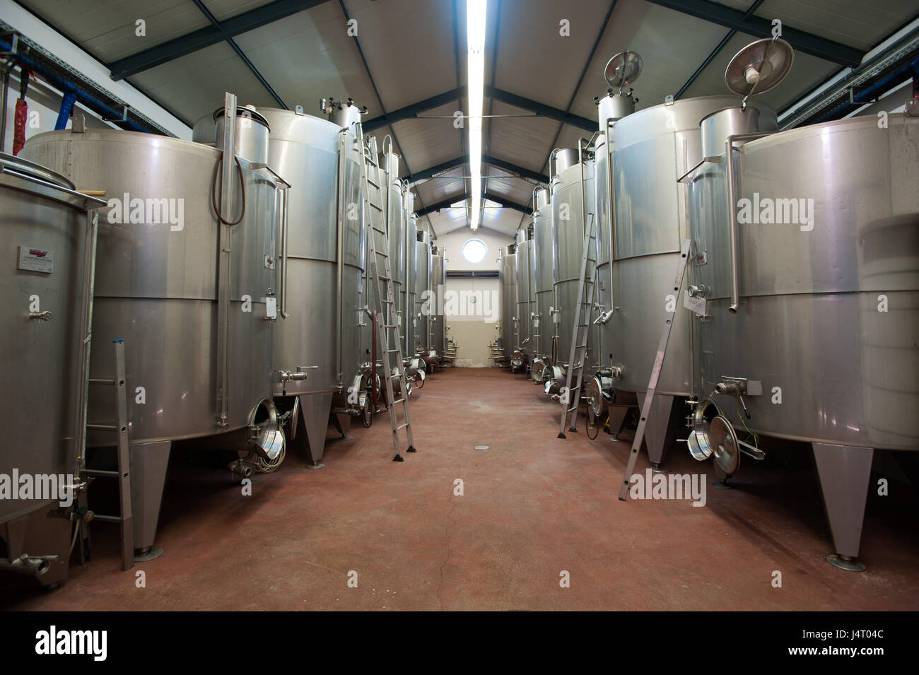 Stainless steel fermentation vats israeli hi-res stock photography and ...