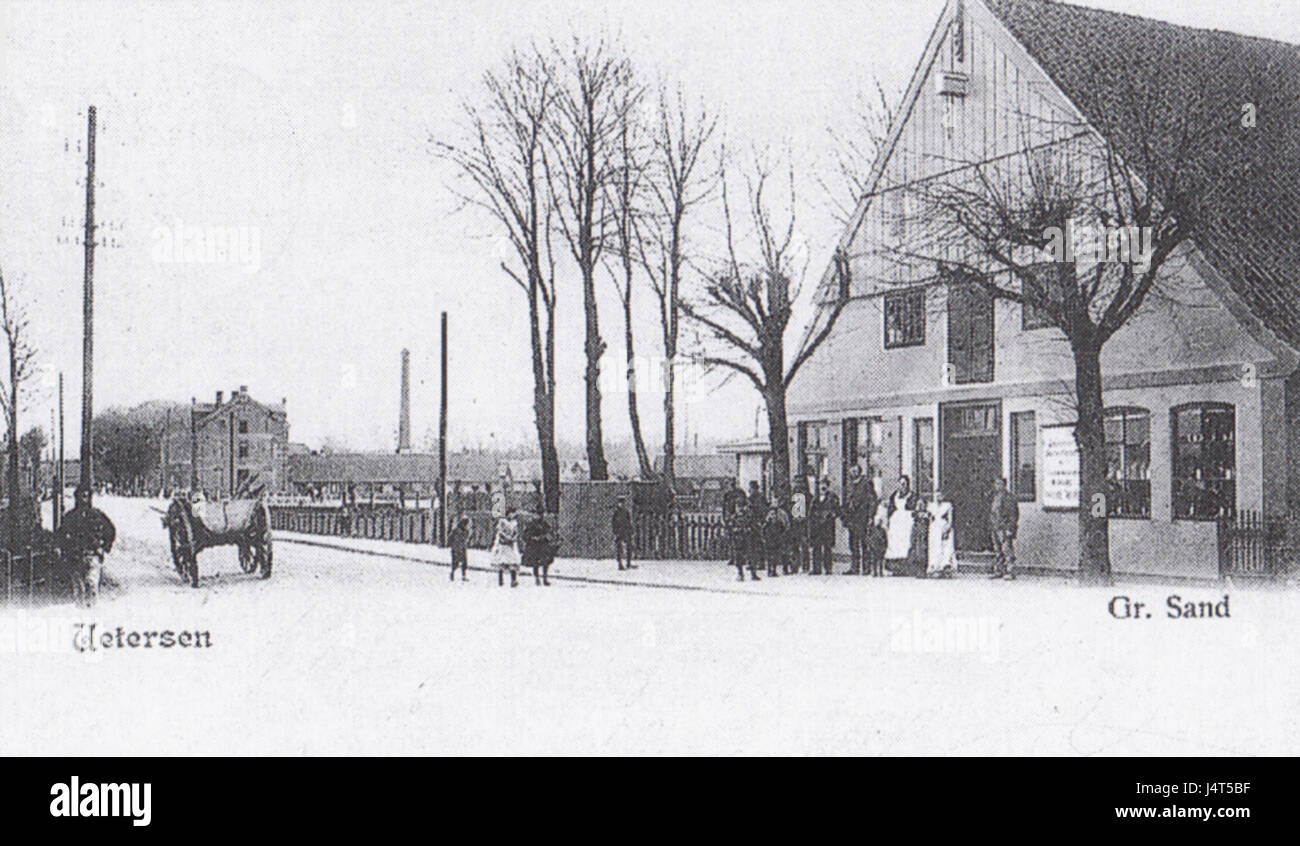 This historical image shows the street scene of Uetersen, a town in ...