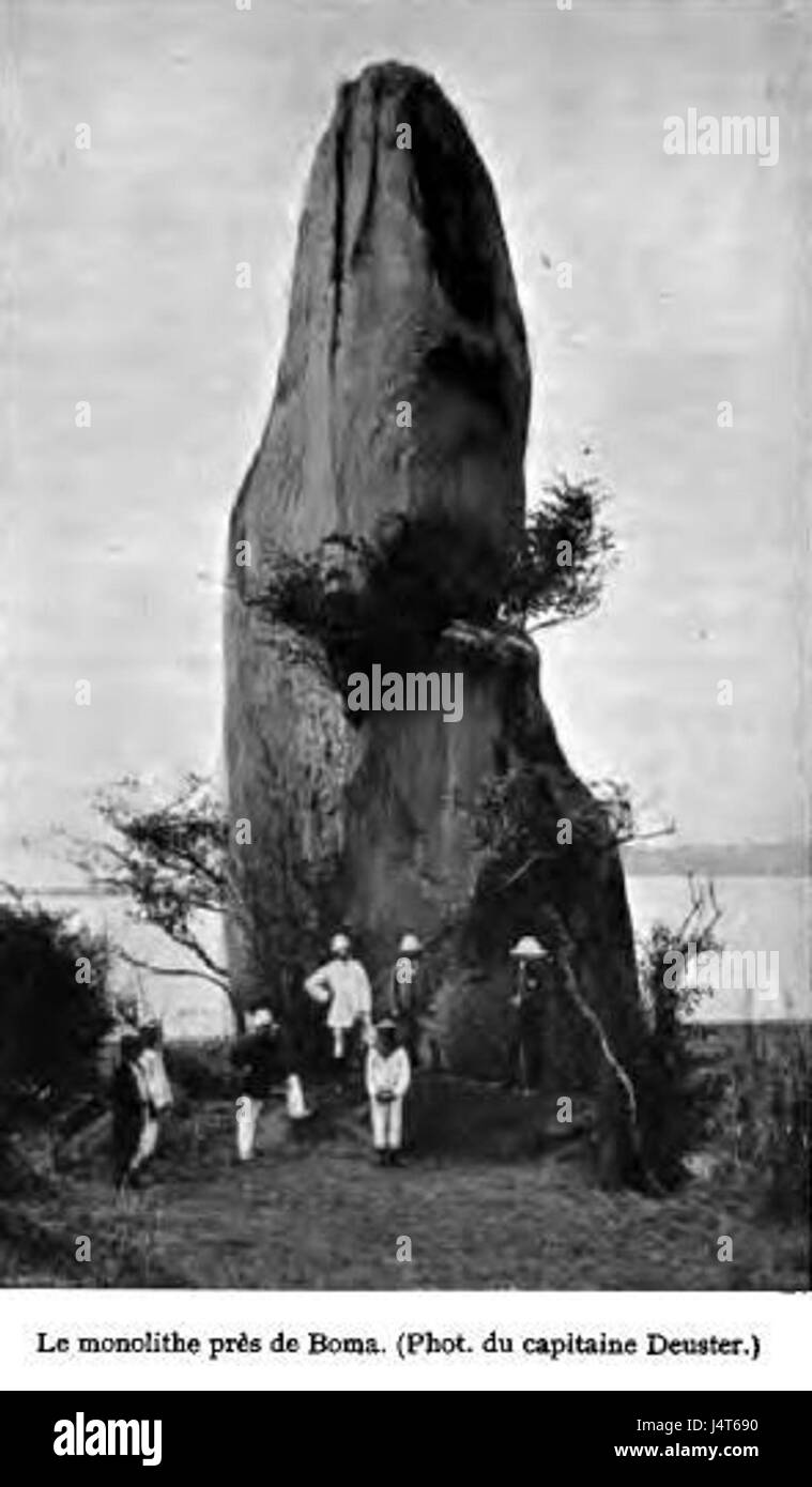 Vauthier Rene Le Congo Belge 253 Le monolithe pres de Boma Stock Photo ...