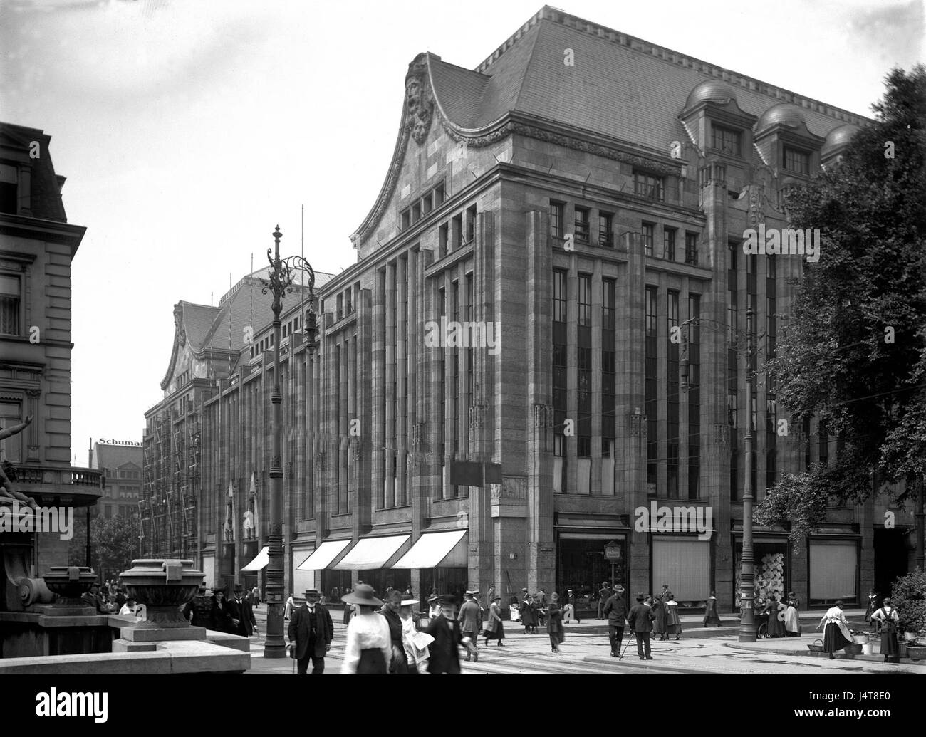 Early german clothing Black and White Stock Photos & Images - Alamy
