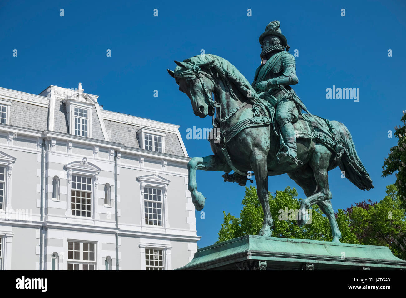 Statue of King William II outside Noordeinde Palace, The Hague (Den ...