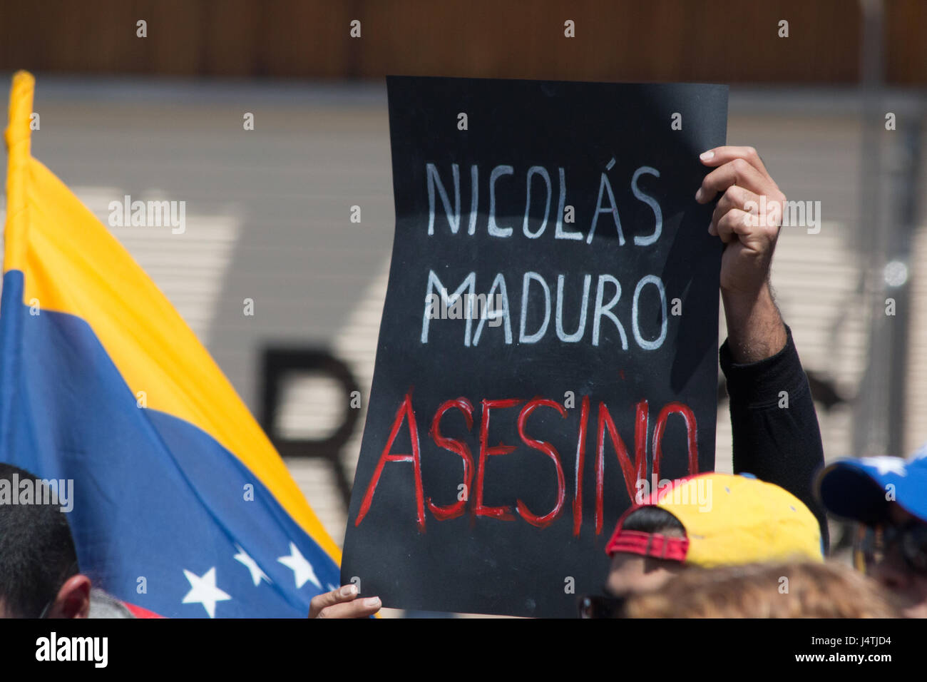 Madrid, Spain. 14th May, 2017. A pan cart which says "Nicolas Maduro ...