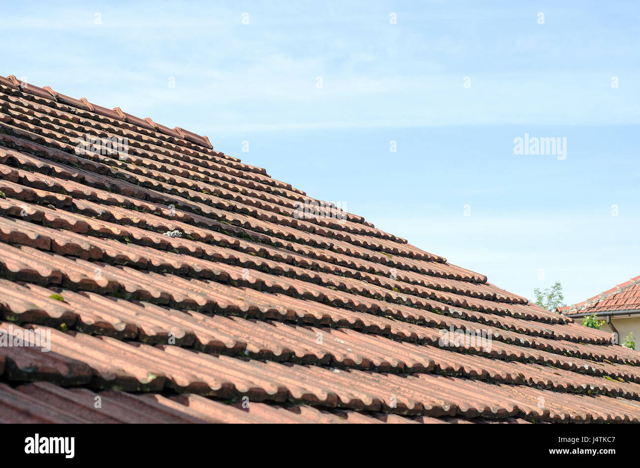 Overlapping red new tiles hi-res stock photography and images - Alamy