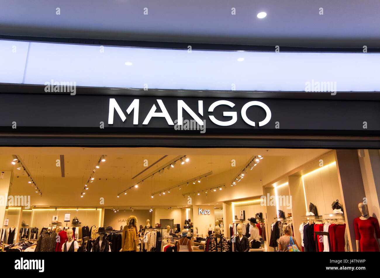 Mango clothing store hi-res stock photography and images - Alamy