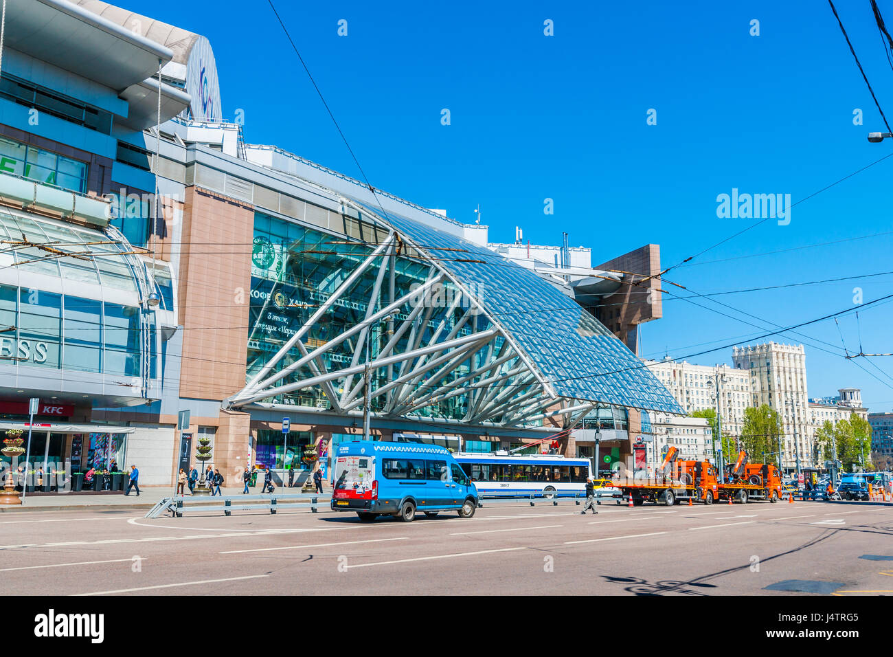 MOSCOW, RUSSIA - MAY 14, 2017: Modern shopping and entertainment center ...