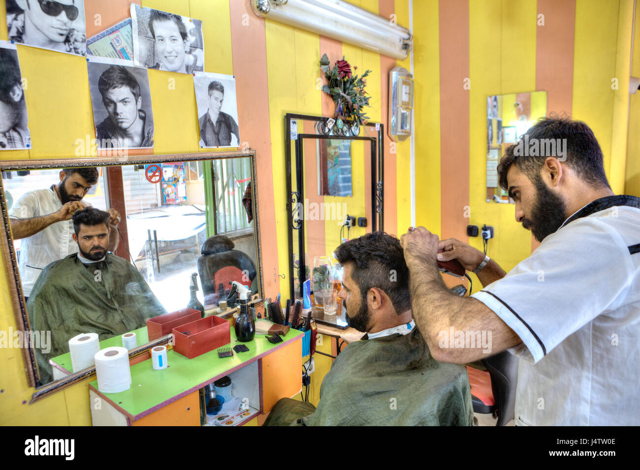 Bandar Abbas, Hormozgan Province, Iran - 16 april, 2017: Iranian Barber ...