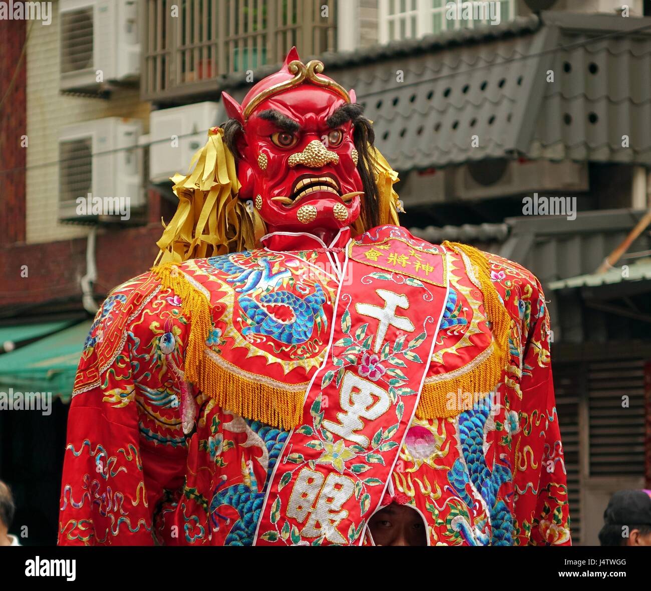 Chinese demon statue hi-res stock photography and images - Alamy