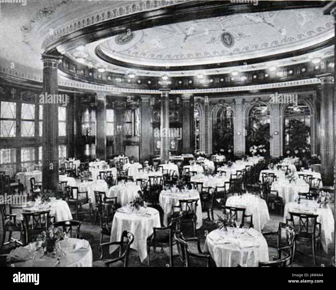 The Ritz Carlton Room aboard the SS Leviathan was a luxurious first ...