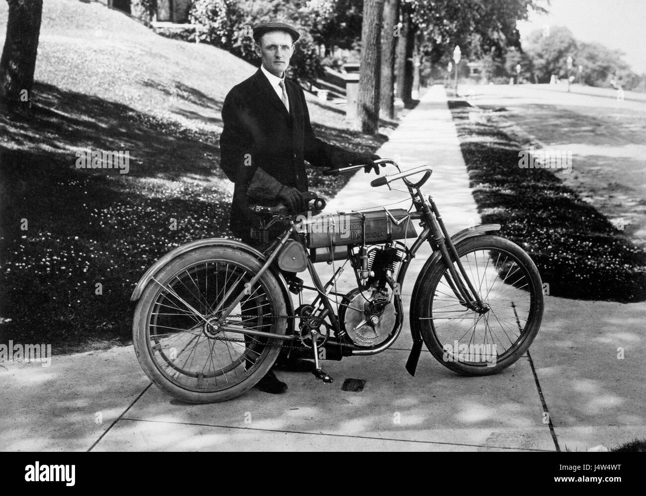 Walter Davidson, a prominent figure in 1908, made notable contributions ...