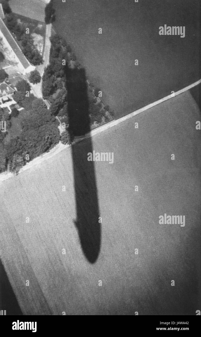 Oskar barnack camera Black and White Stock Photos & Images - Alamy