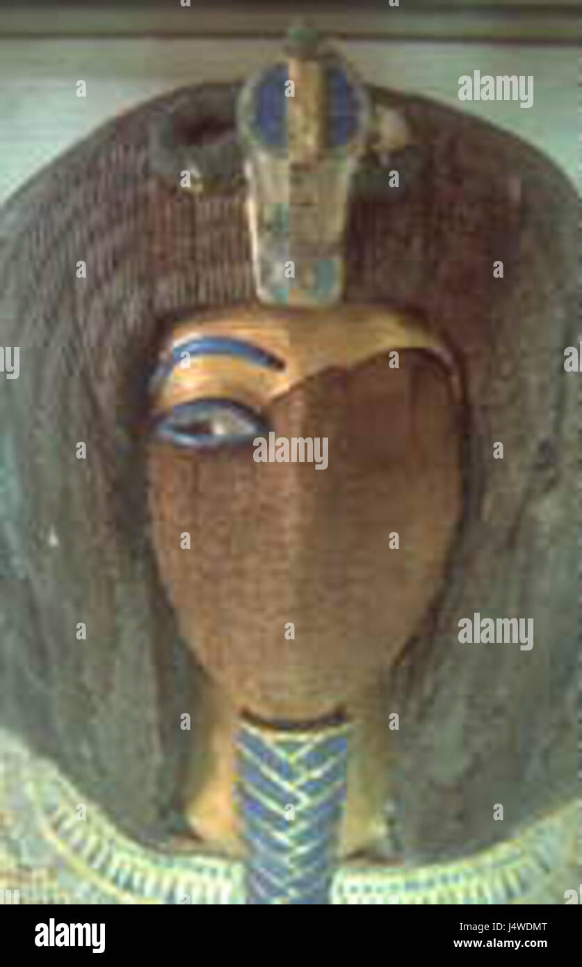 The destroyed face of the mummy in KV55 Stock Photo - Alamy