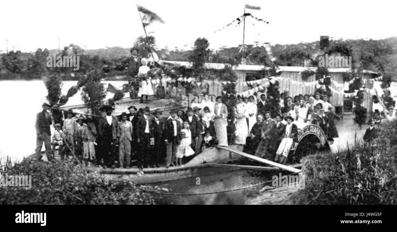 This historical image depicts the 'Vapor Visconde de Guarapuava,' a ...