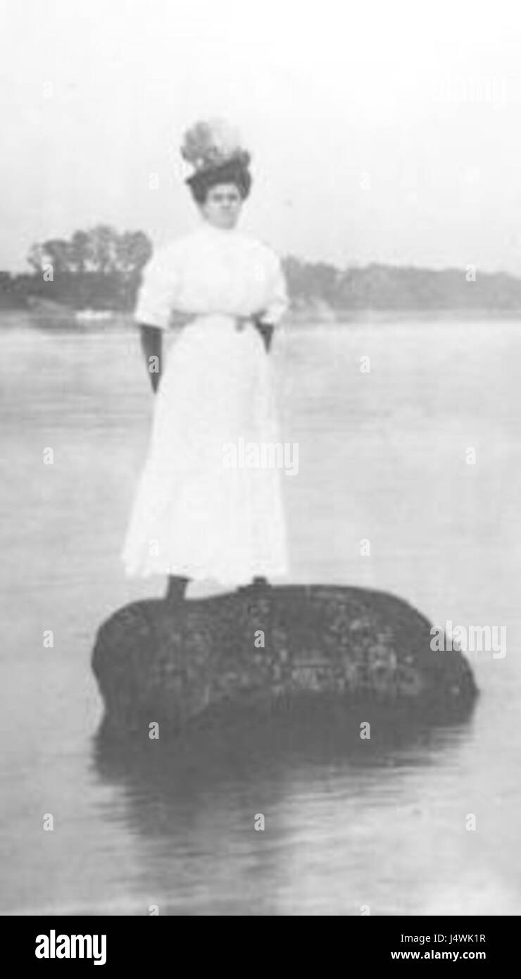 Standing rock united states Black and White Stock Photos & Images - Alamy