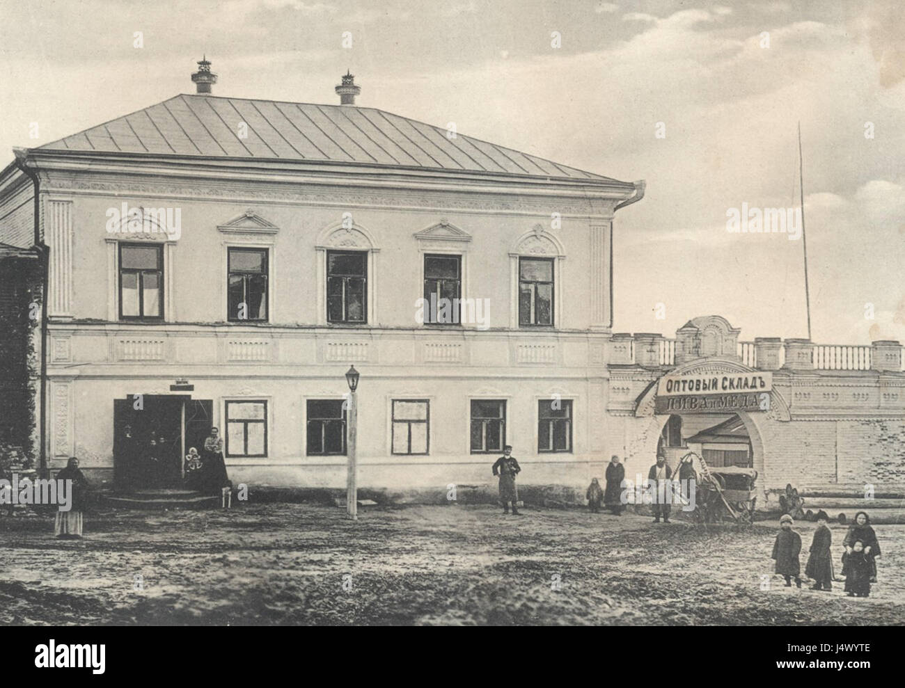 Warehouse of Zhiguli Brewery in towhship Dubovka Stock Photo - Alamy