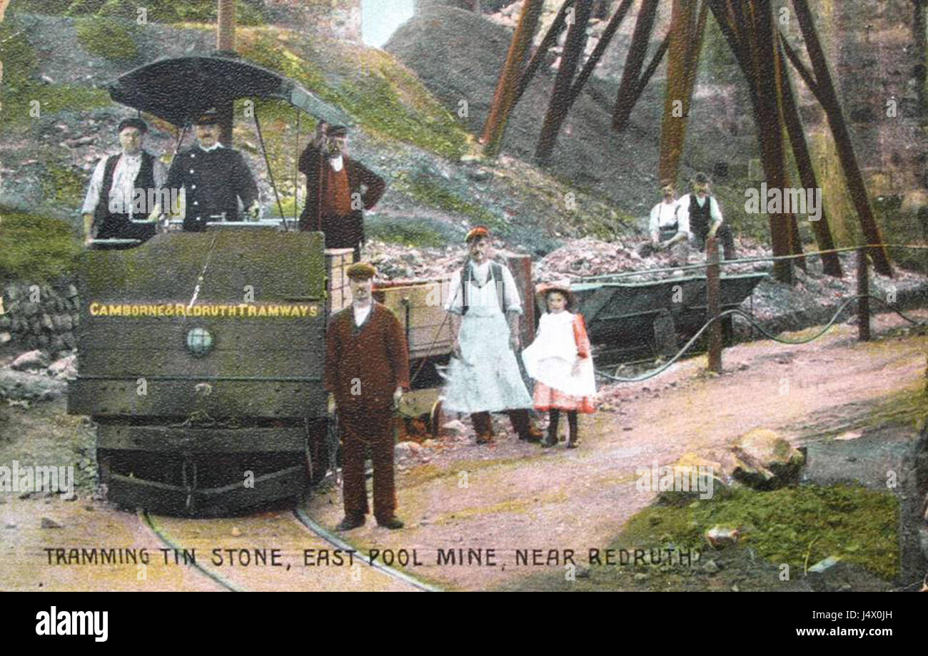 Trimming tin stone, East Pool Mine Stock Photo - Alamy