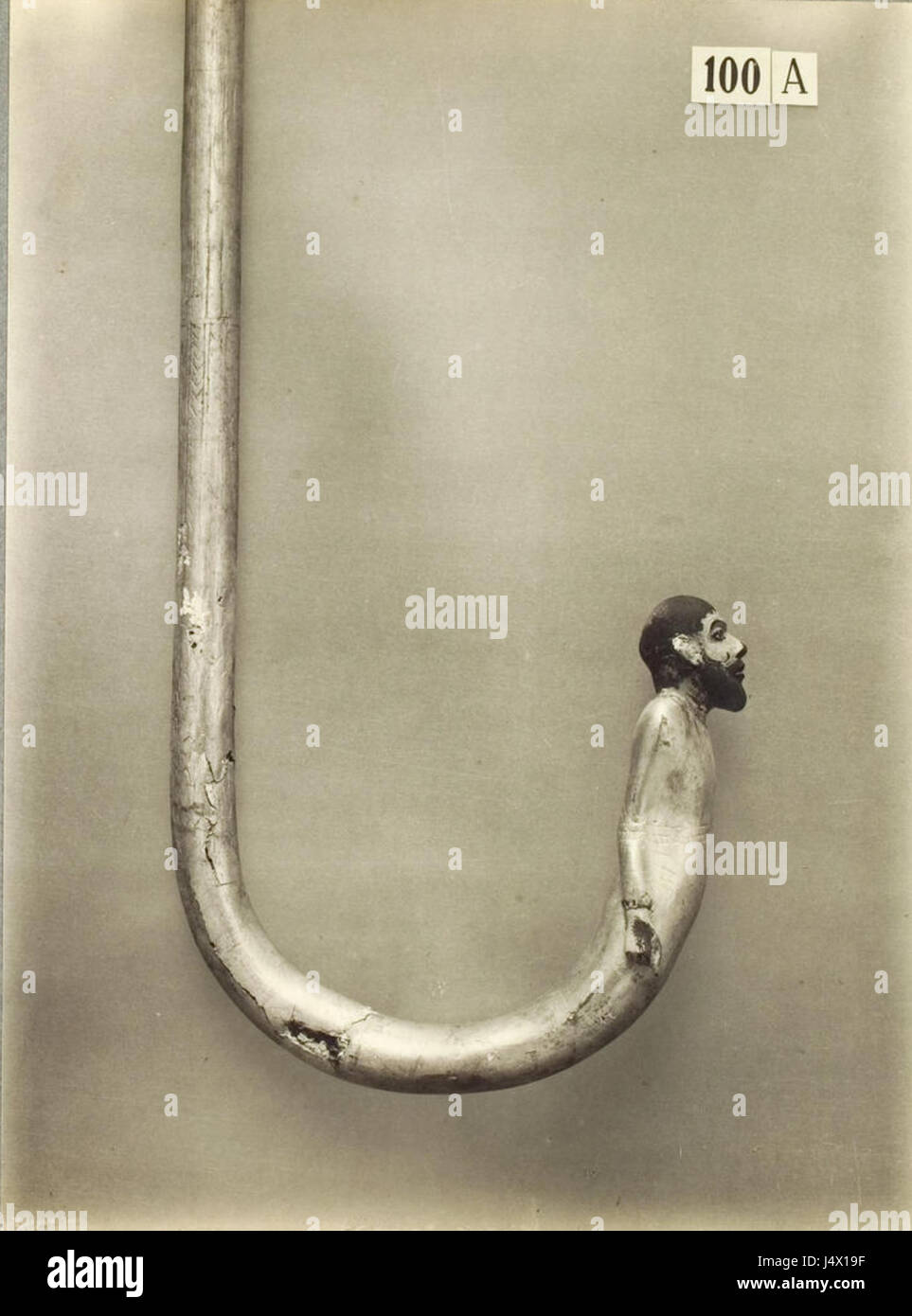 The photographs of Tutankhamun's tomb, taken during the excavation ...