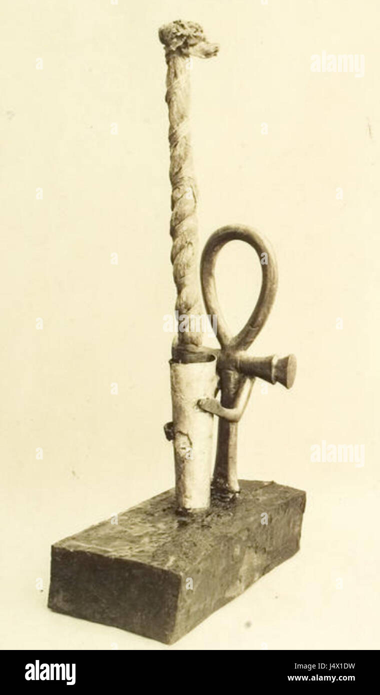 This collection of photographs from the tomb of Tutankhamun includes ...