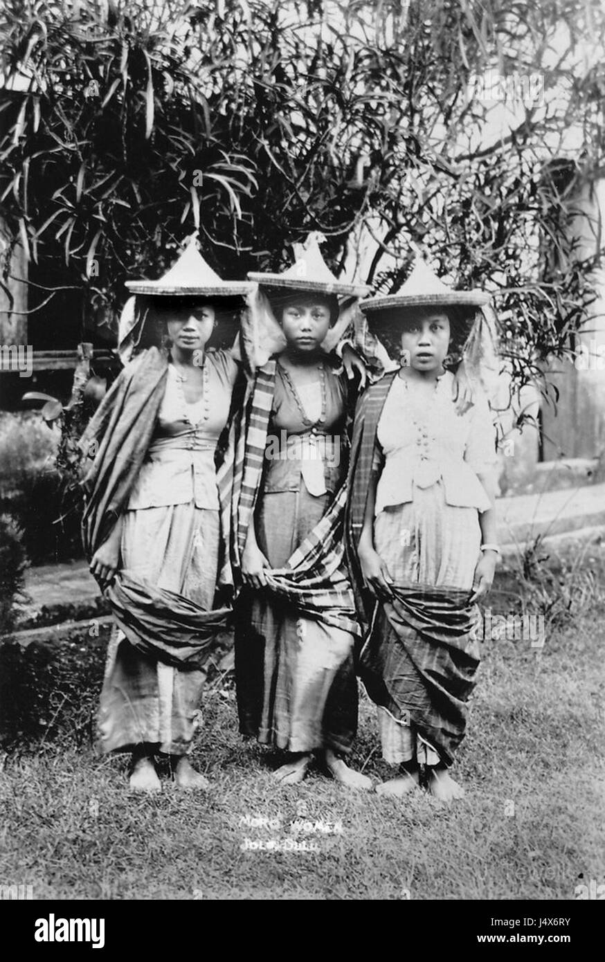Three Moro women in Jolo, Sulu Stock Photo - Alamy