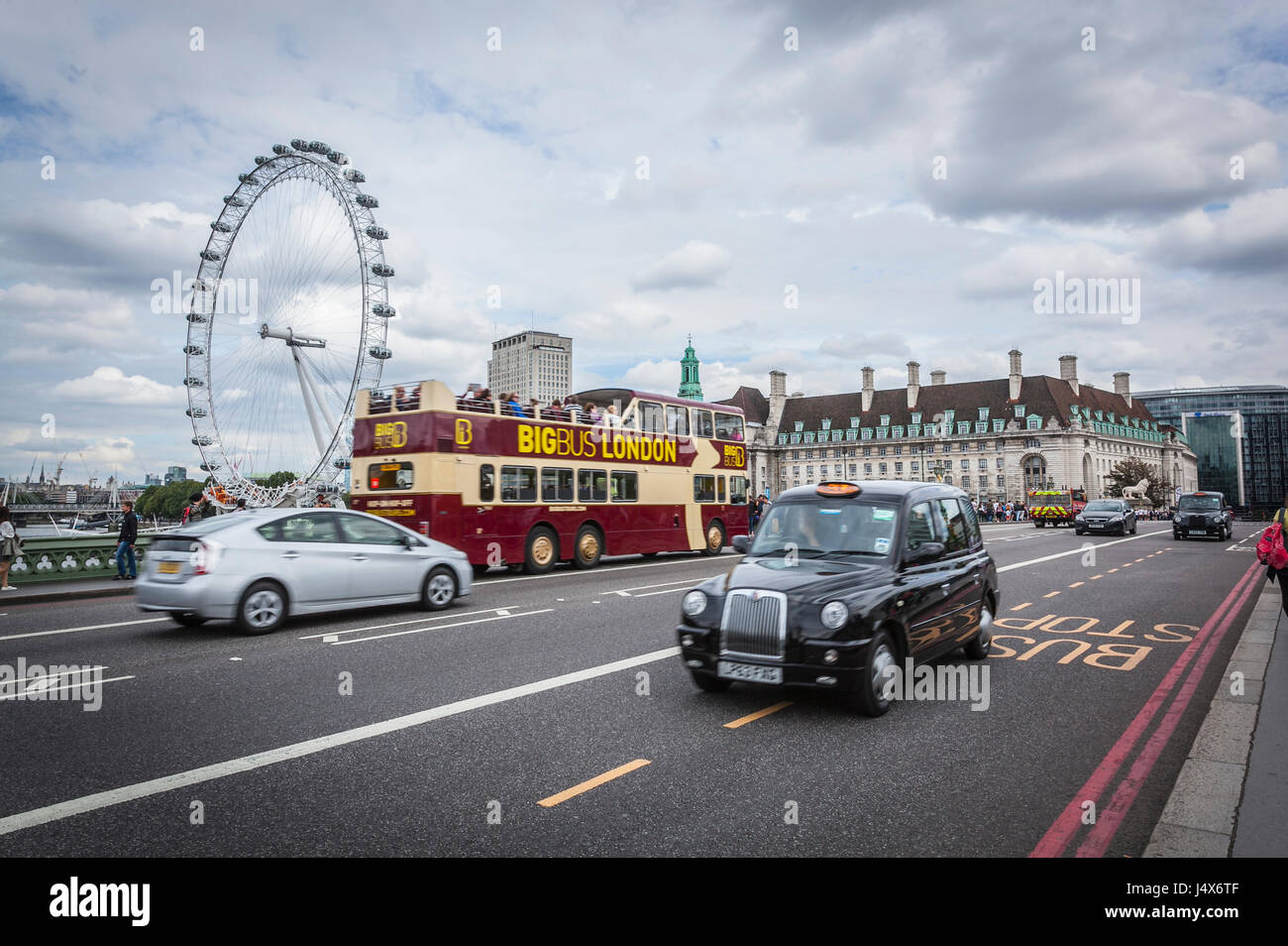 LONDON TRANSPORT, LONDON, ENGLAND-19th AUG 2015:-Iconic forms of ...